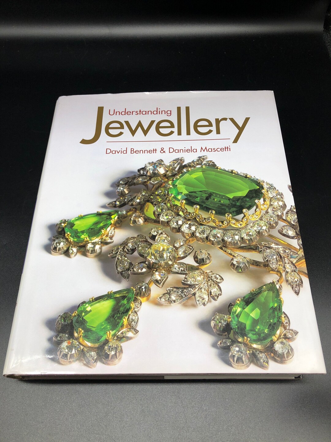 Understanding Jewellery by David Bennett and Daniela Mascetti ...