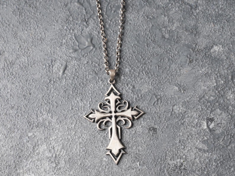 Collar de cruz gótica de plata hecho a mano, colgante de crucifijo ...