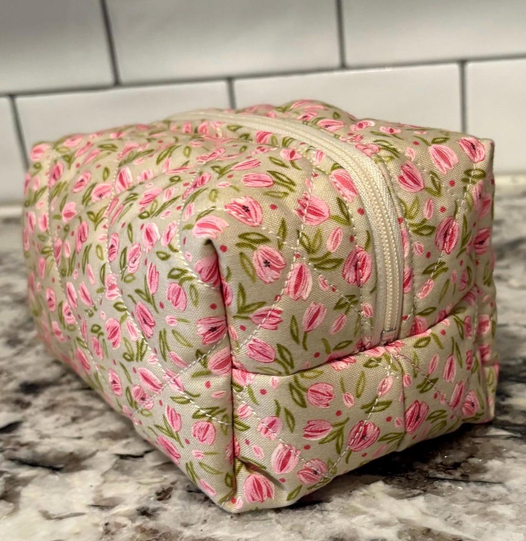 Pink Tulip Makeup Bag, Spring Makeup Bag, Cute, Adorable - Etsy