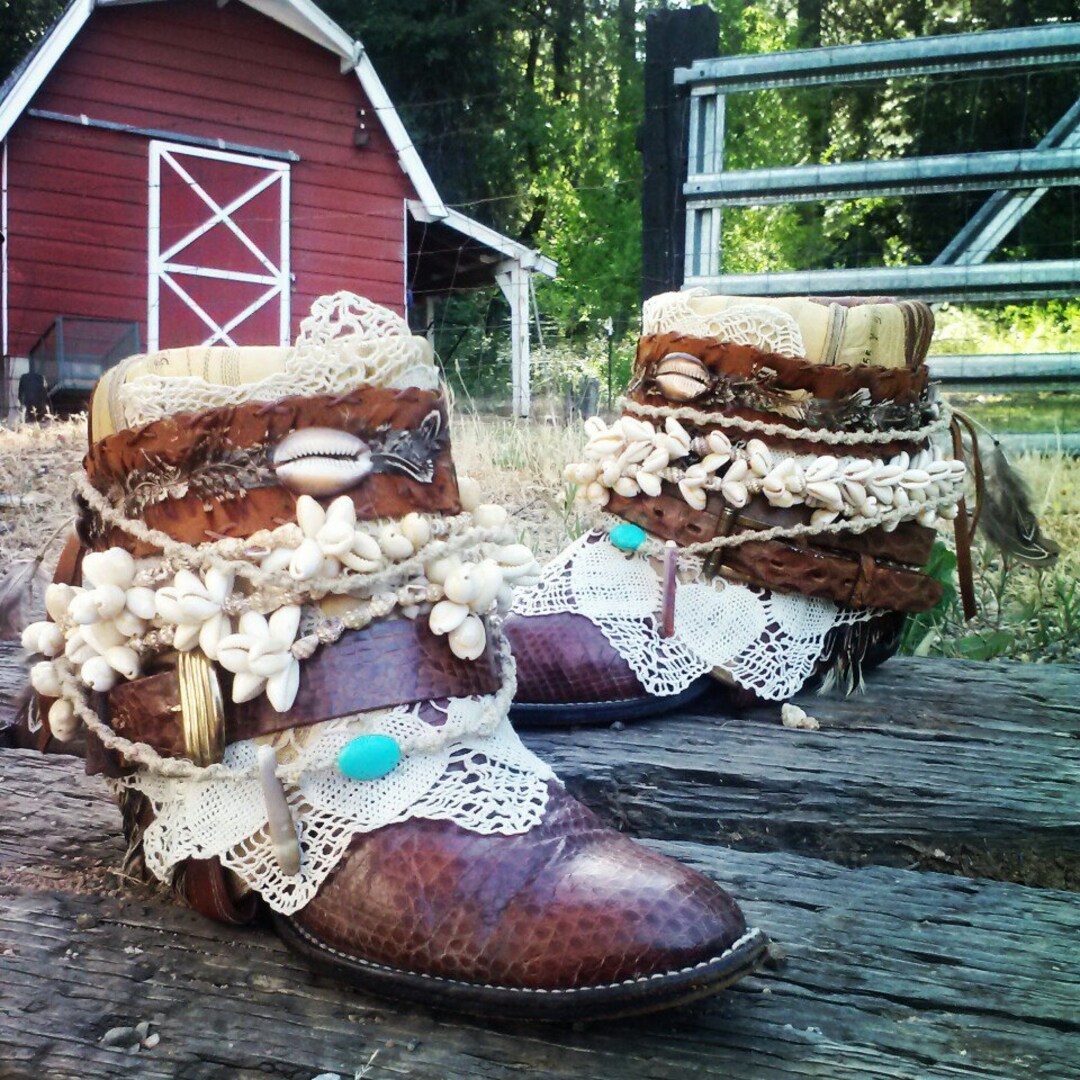 Oregon Trail Custom Upcycled Reworked Repurposed Boots - Etsy