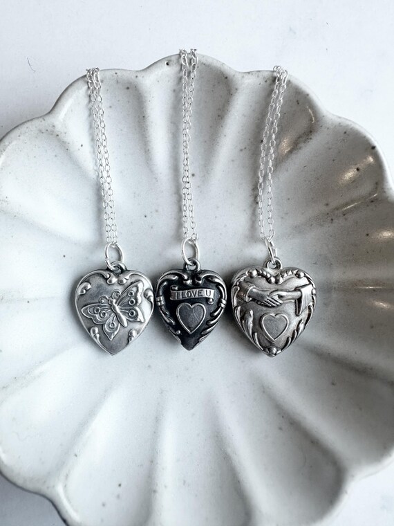 1940s Sterling Silver Sweetheart Charm Handshake Rare… - Gem