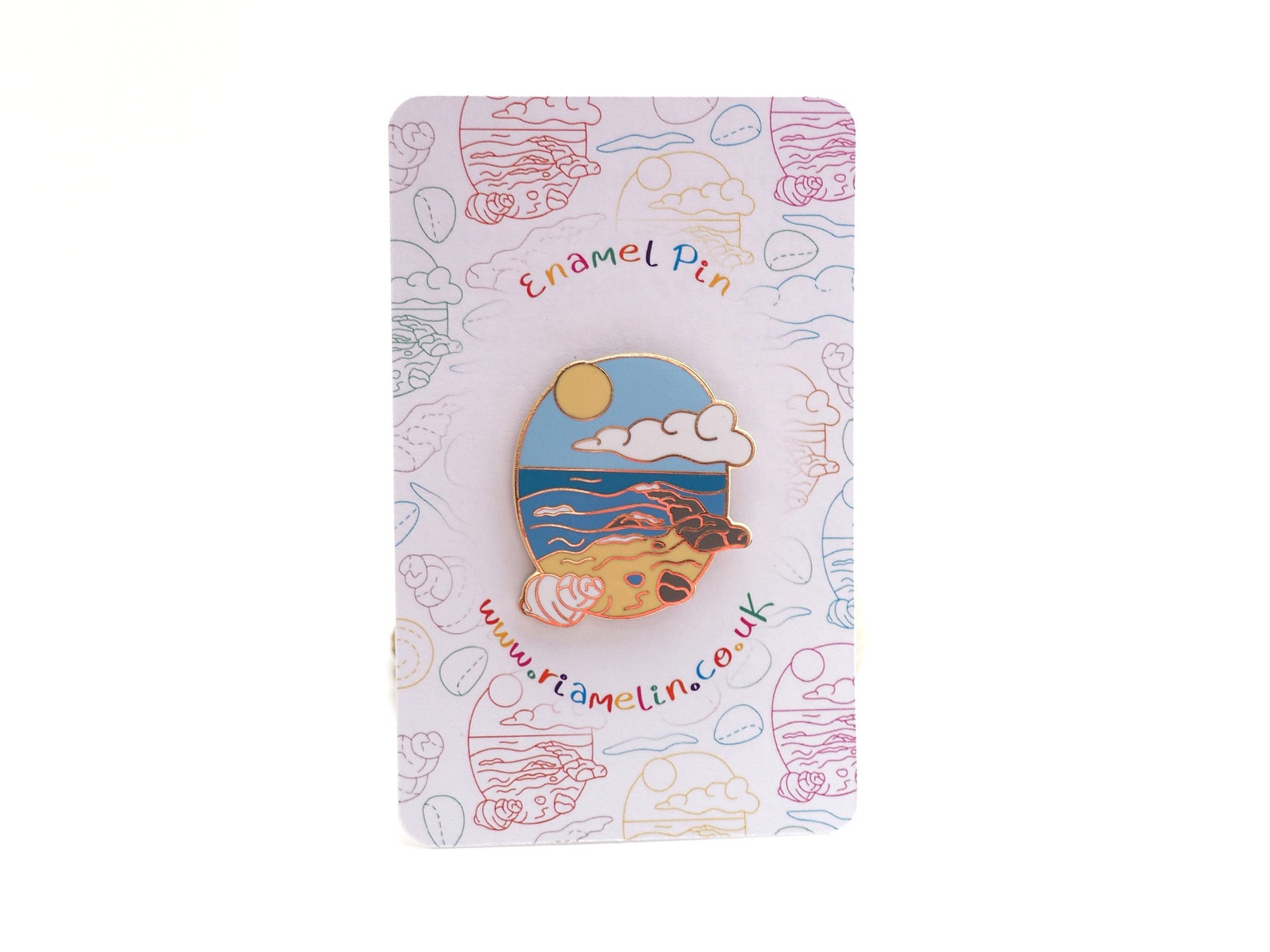 Seaside Enamel Pin. Gift Idea for Travellers Beach and Ocean | Etsy