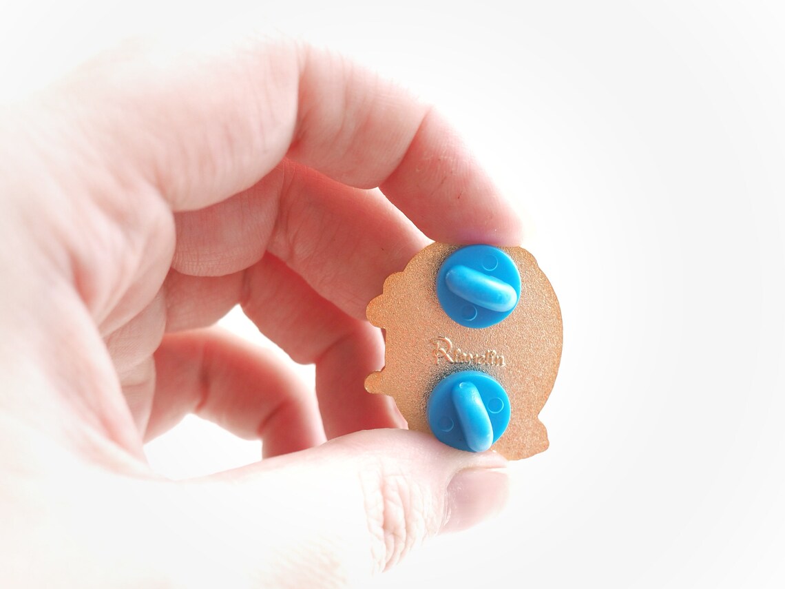 Seaside Enamel Pin. Gift Idea for Travellers Beach and Ocean - Etsy