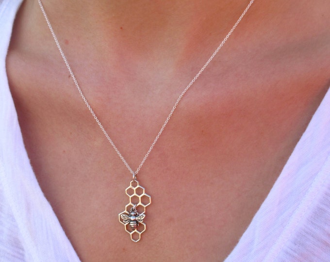 Honeycomb Necklace With Bee Charm, Bee Hive Necklace Beekeeper Jewelry ...