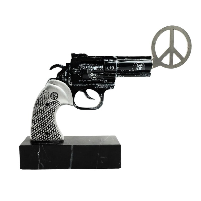 Revolver sculpture - Etsy Nederland