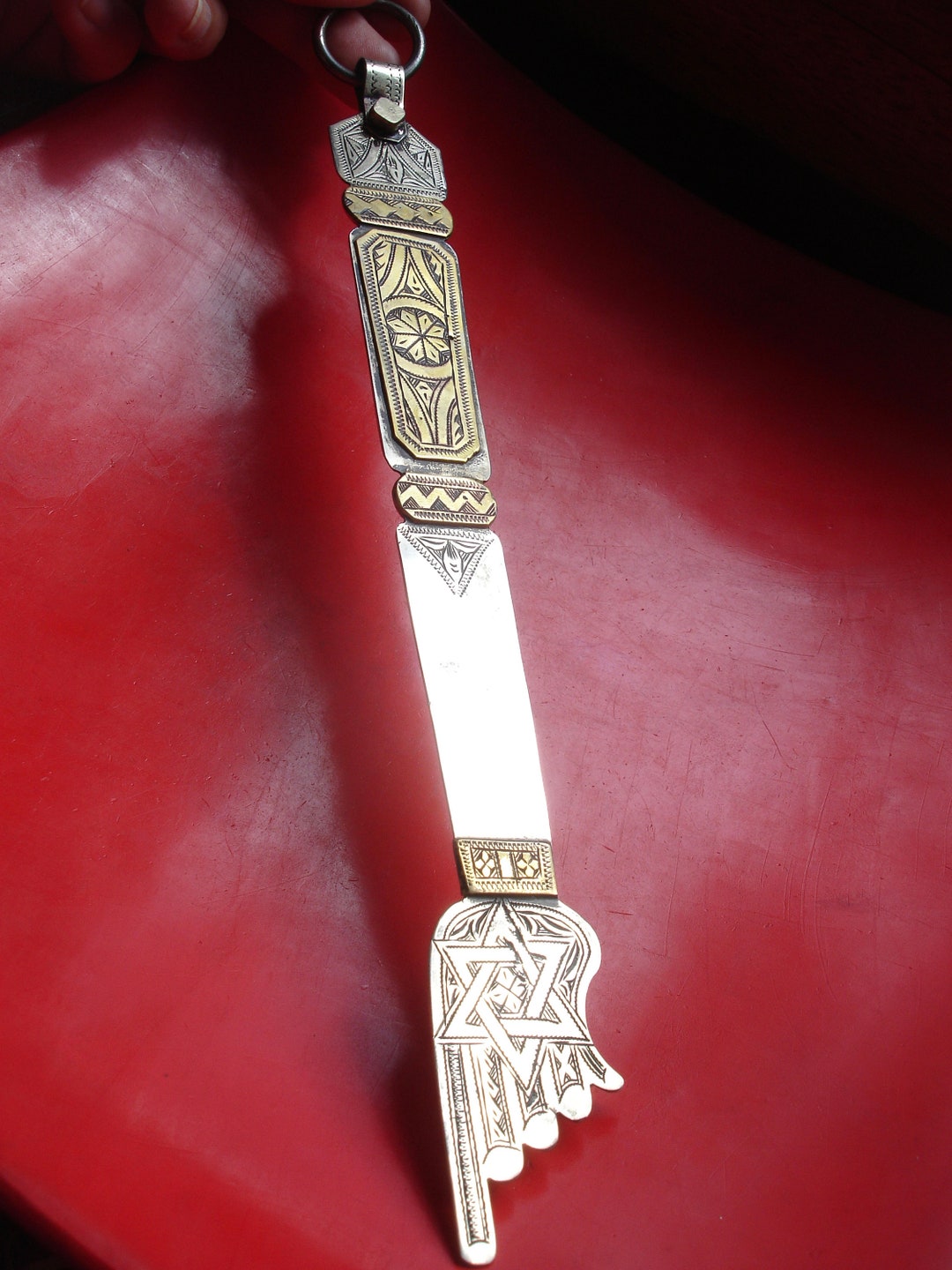 Moroccan Yad Flat Hamsa Hand Pointer Pendant With Gold Colour and Six ...