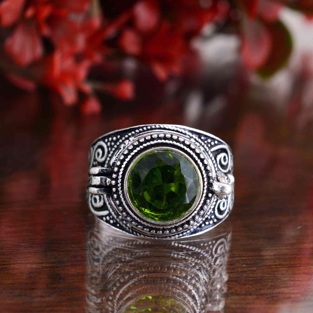 Poison Box Ring, Green Stone Silver Ring, Vintage Secret Compartment ...