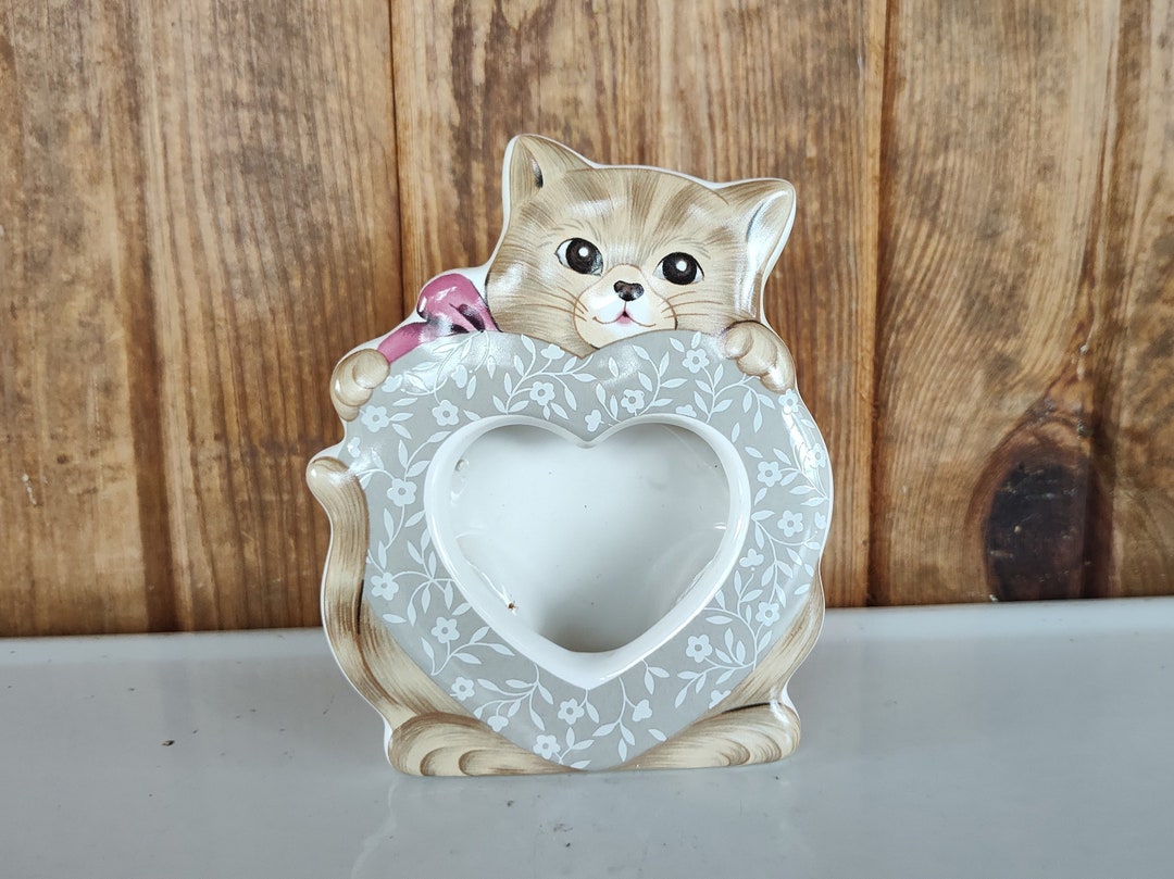 Cat Picture Frame, Cute Kitty Cat Picture Frame, Cat With Heart Frame ...