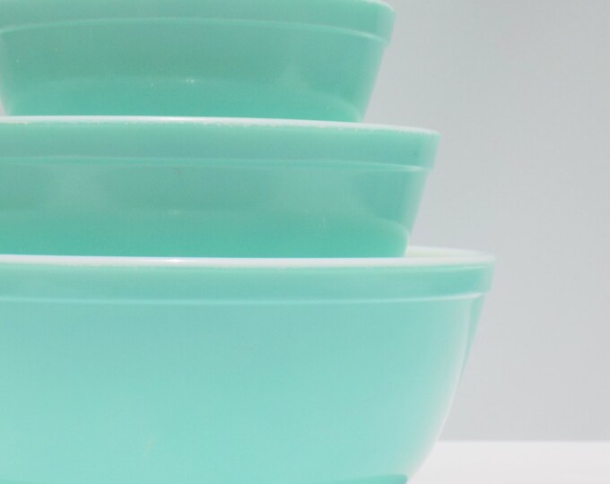 Vintage Turquoise Pyrex Nested Mixing Bowls. Set of 3 - Etsy