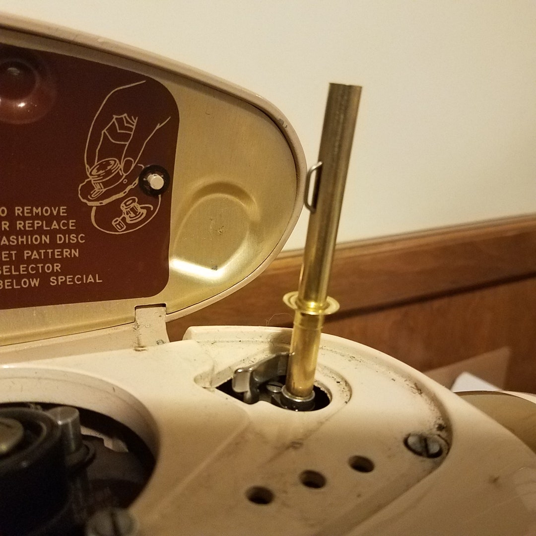 1/4 Inch Thread Winder - Bobbin Pin Spool Adapter for Singer and Other ...