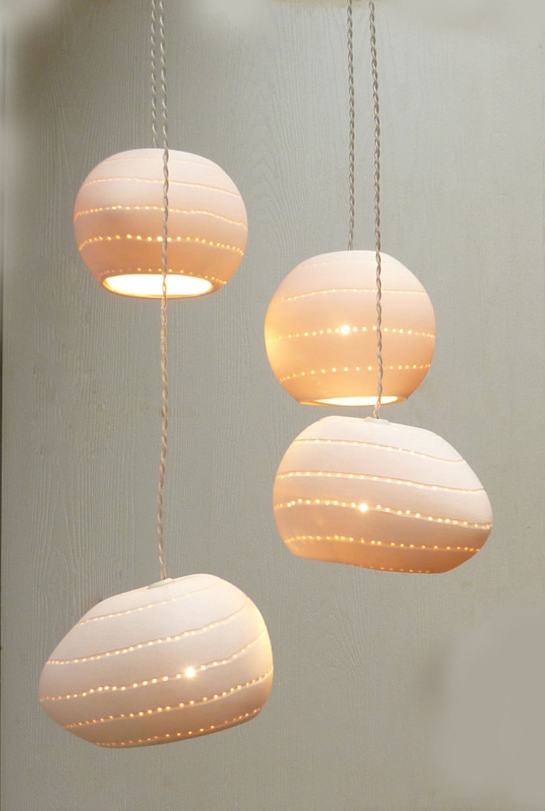 Gemischte Kugeln, Ball und drei Eier Form mit Spiralenlöchern ...