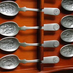 Vintage Colonial Revival Spoon Rack With Pewter Spoons - 13 Colonies ...