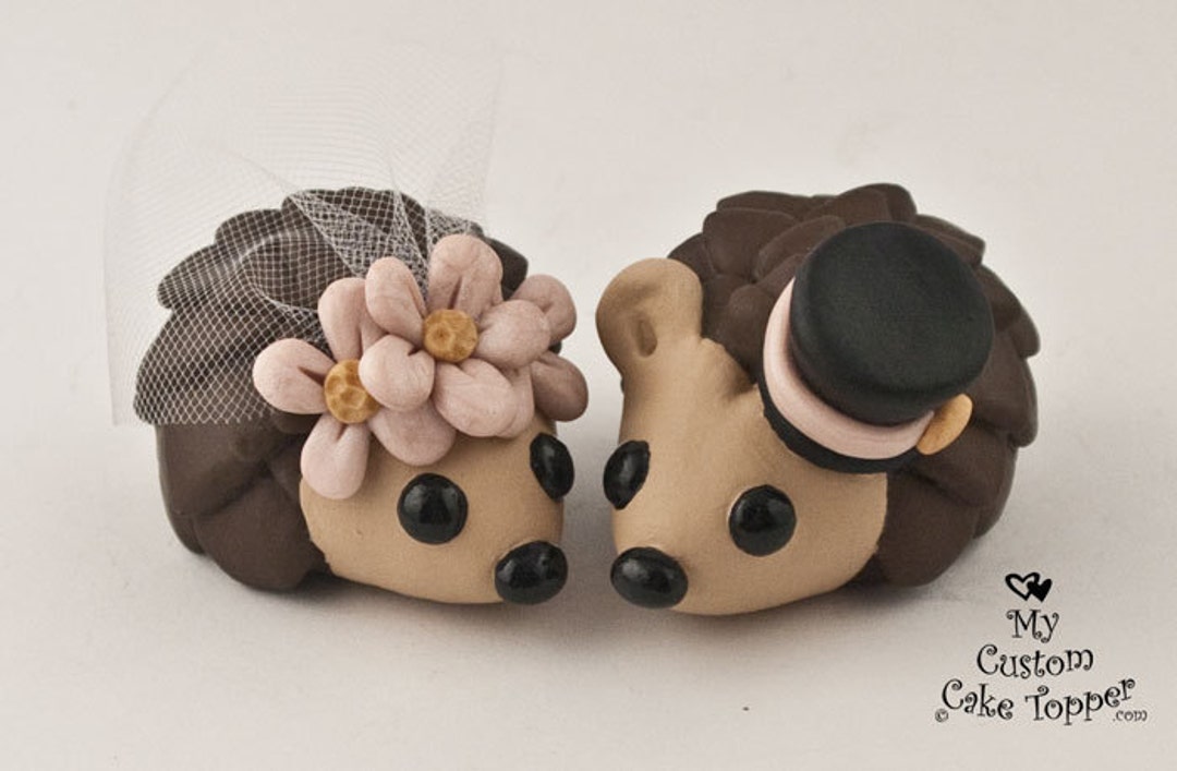 Hedgehogs Wedding Cake Topper With Daisies - Etsy