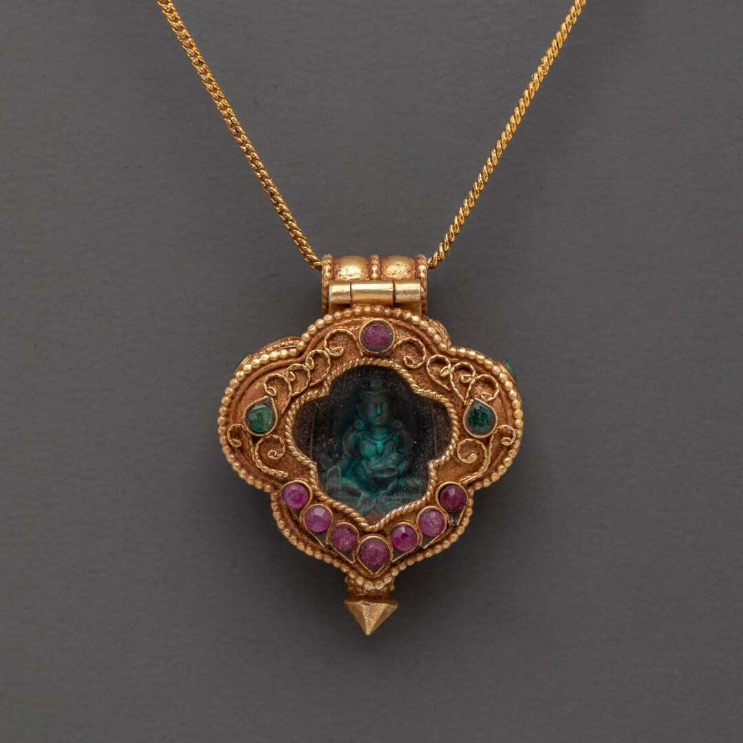 Spiritual Ghau Prayer Box Locket | Tibetan Buddhist Amulet Pendant ...