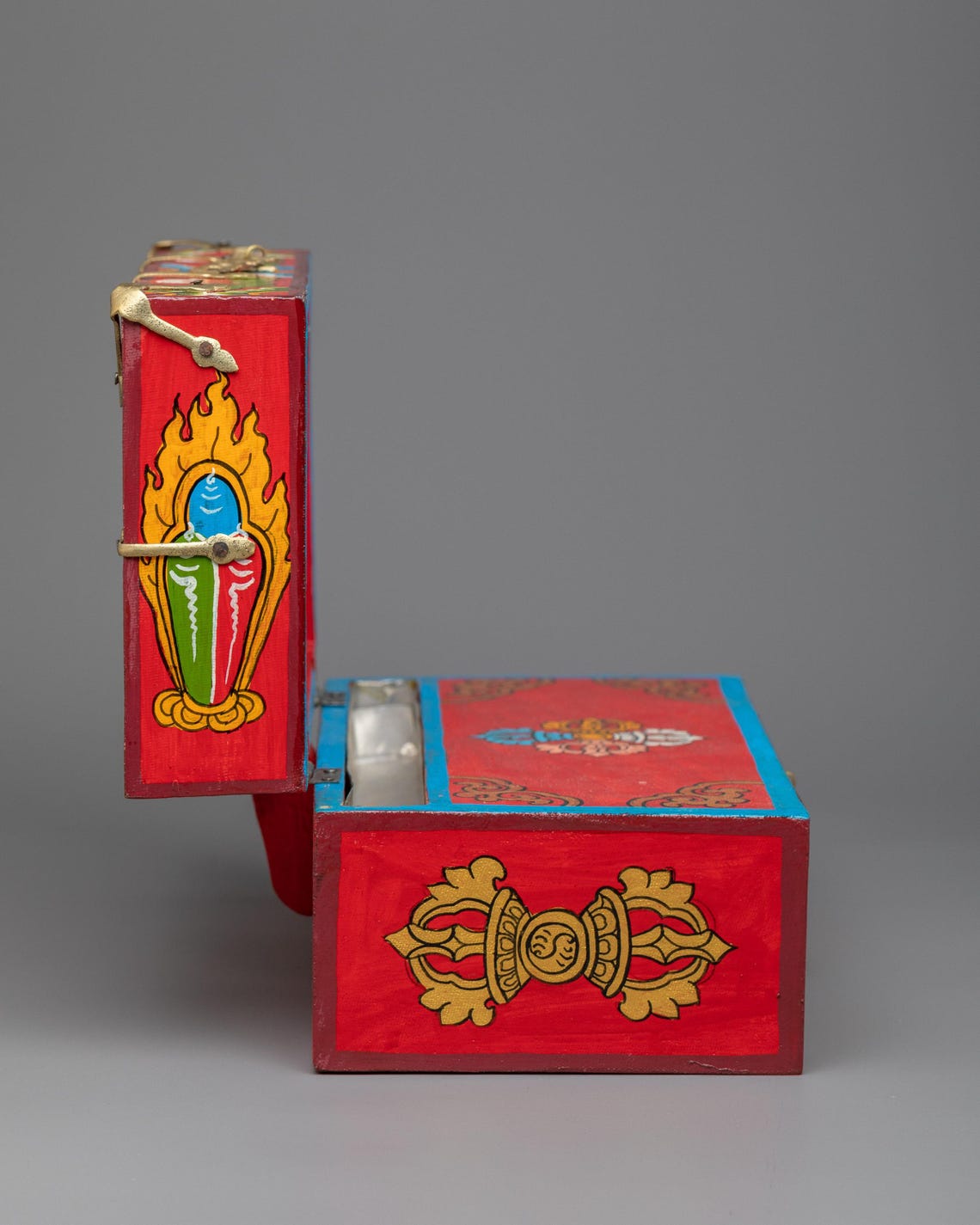 Travelling Altar Box | Buddhist Ritual Objects | Portable Meditation ...