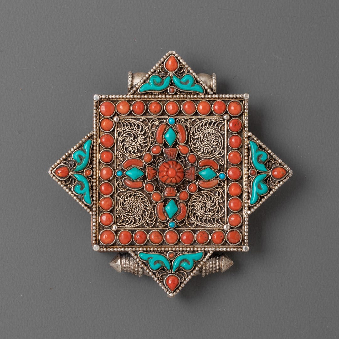 Silver Bishwo Vajra Ghau Box Locket | Handcrafted Tibetan Amulet With ...