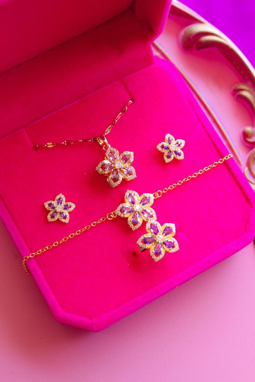 18K Gold Plated Flower Jewelry Set: Princess Inspired Spinning Necklace ...