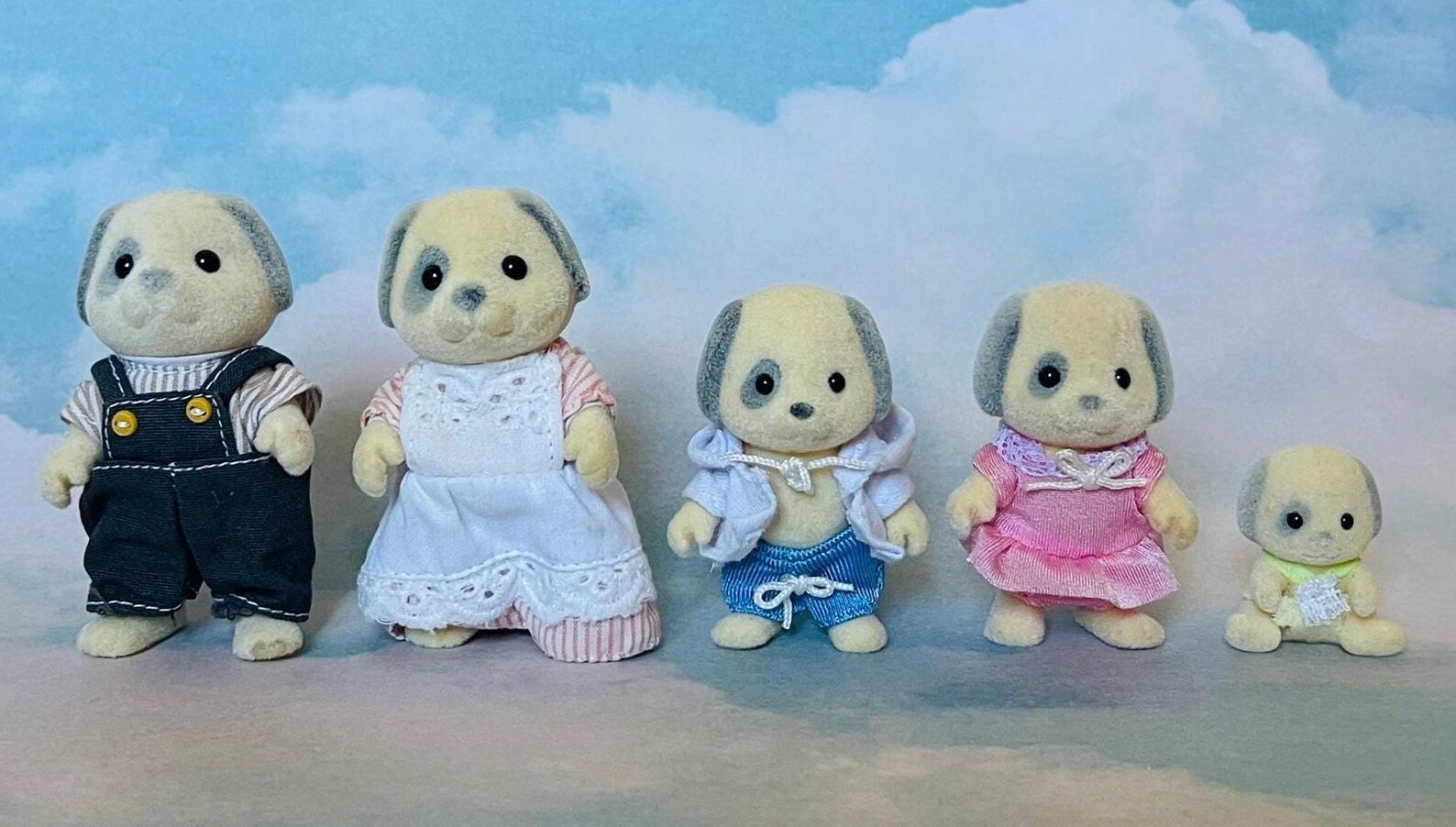 Sylvanian Families Urban Life Ivory Dog Family UK Pre Loved No Box ...