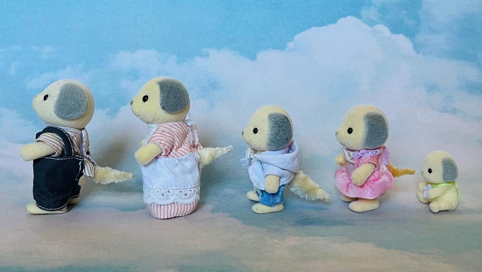 Sylvanian Families | Urban Life | Ivory Dog Family | UK | Pre Loved No ...