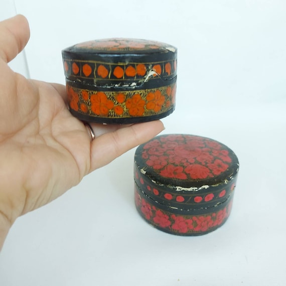 Vintage Kashmiri Indian lacquered paper maché trinket… - Gem