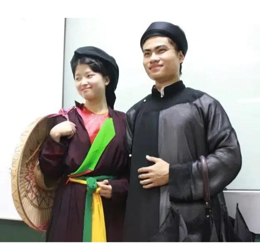 Traditional Vietnamese Men’s Ao Dai Set – Black Four-panel Tunic With ...