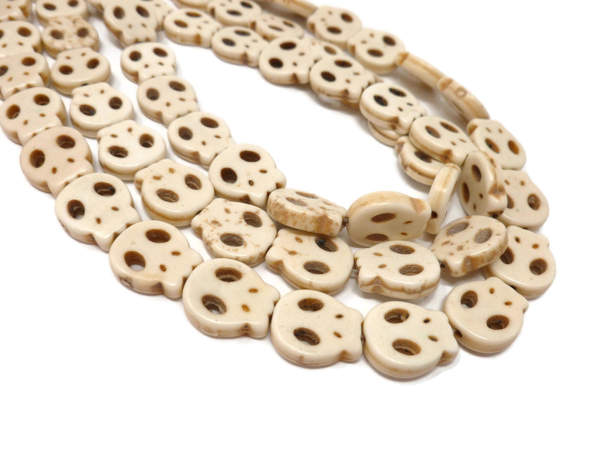 Bone White Howlite Flat Skull Bead - 15mm x 13mm - 26 beads - Full ...