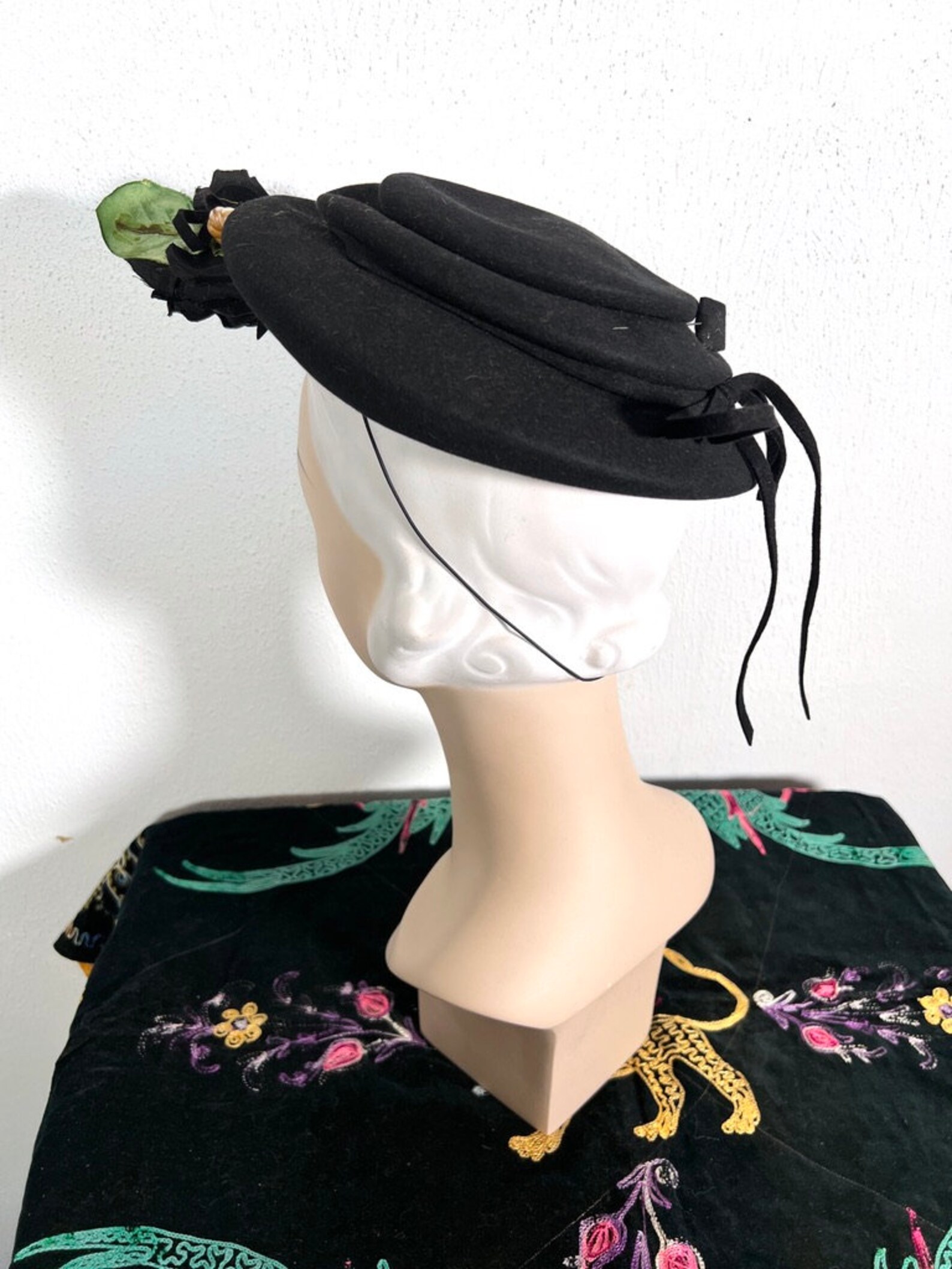 Whimsical 1940s Milgrim Tilt Platter Hat W Faux Pearls & Black Rose - Etsy