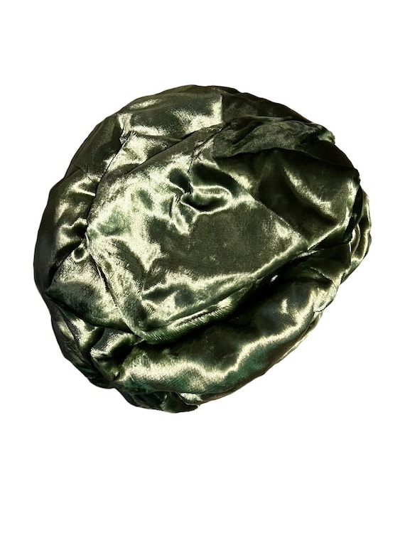 Gorgeous 1940s Green Velvet Toque Turban Hat by Evely… - Gem