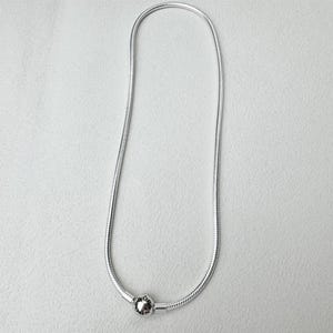 Collana con catena a serpente Pandora Moments, collana con ciondolo in ...