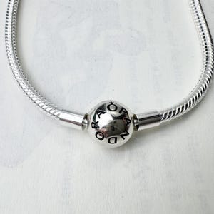 Collana con catena a serpente Pandora Moments, collana con ciondolo in ...