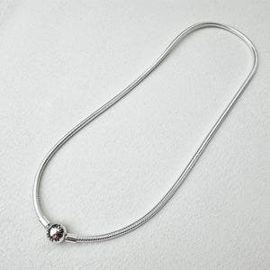 Collana con catena a serpente Pandora Moments, collana con ciondolo in ...