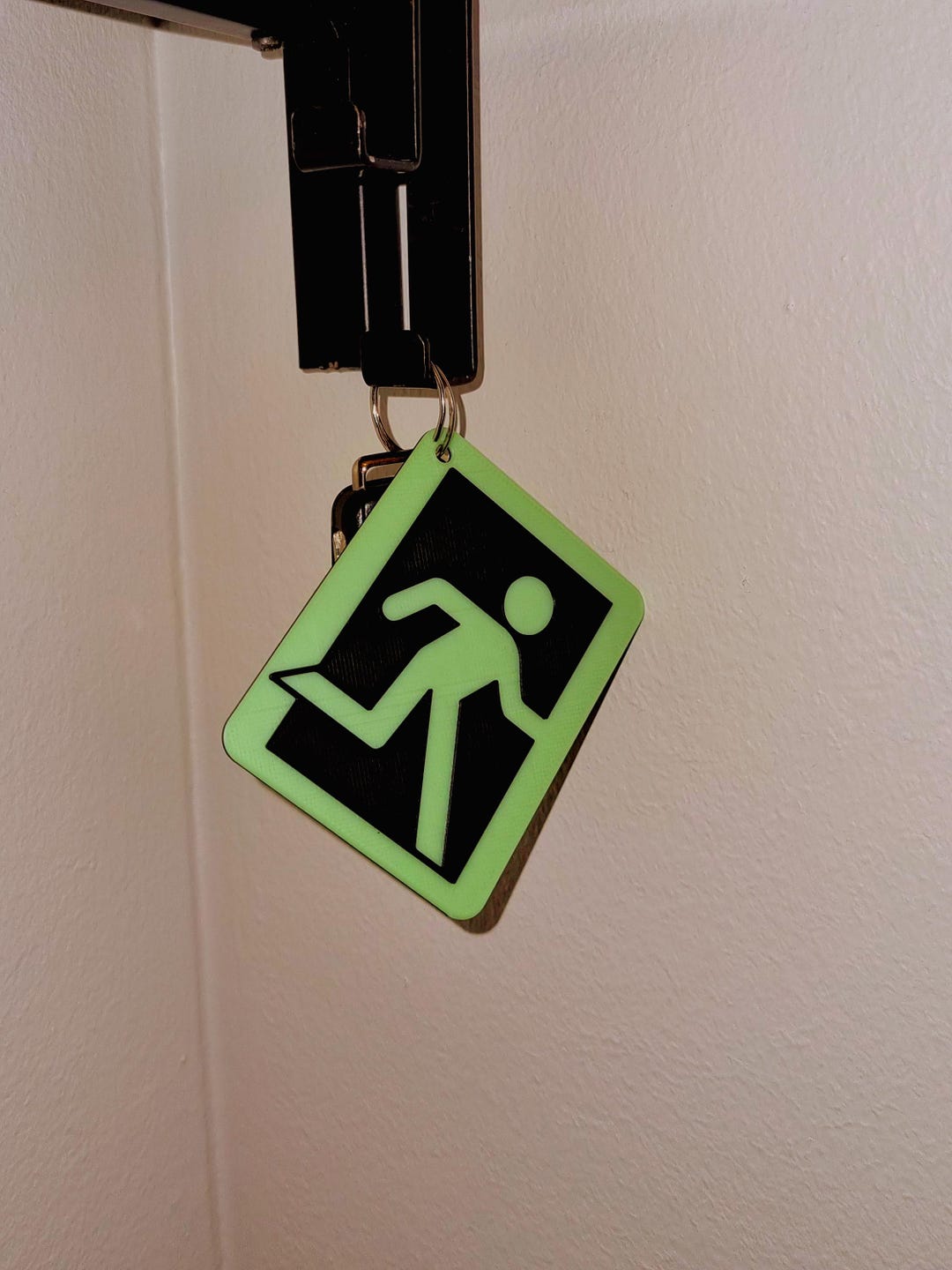 Escape From Tarkov Inspired Exit Keychain – Gamer Keyring / EFT ...