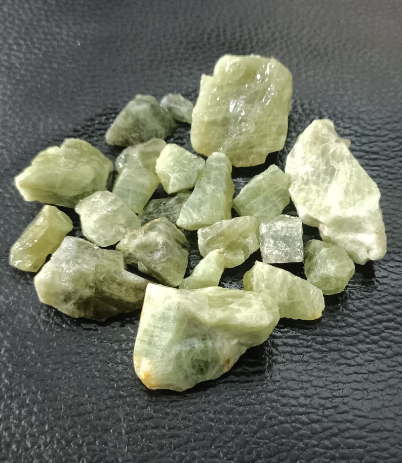 Green Aquamarine Raw Material, Natural Greenmarine Rough for Make Raw ...