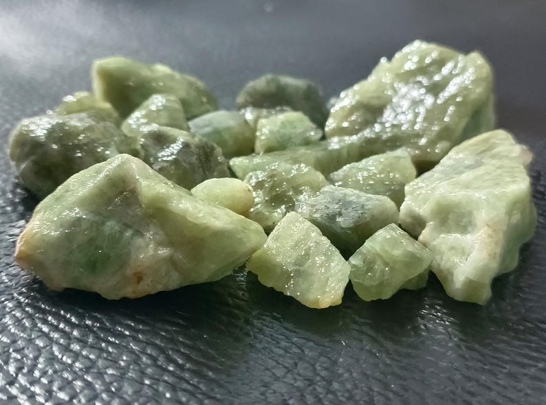 Green Aquamarine Raw Material, Natural Greenmarine Rough for Make Raw ...