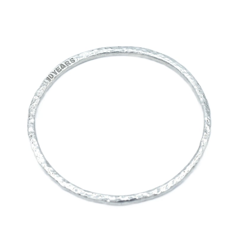 Bracelet jonc en étain - Cadeau 10e anniversaire pour elle et lui ...