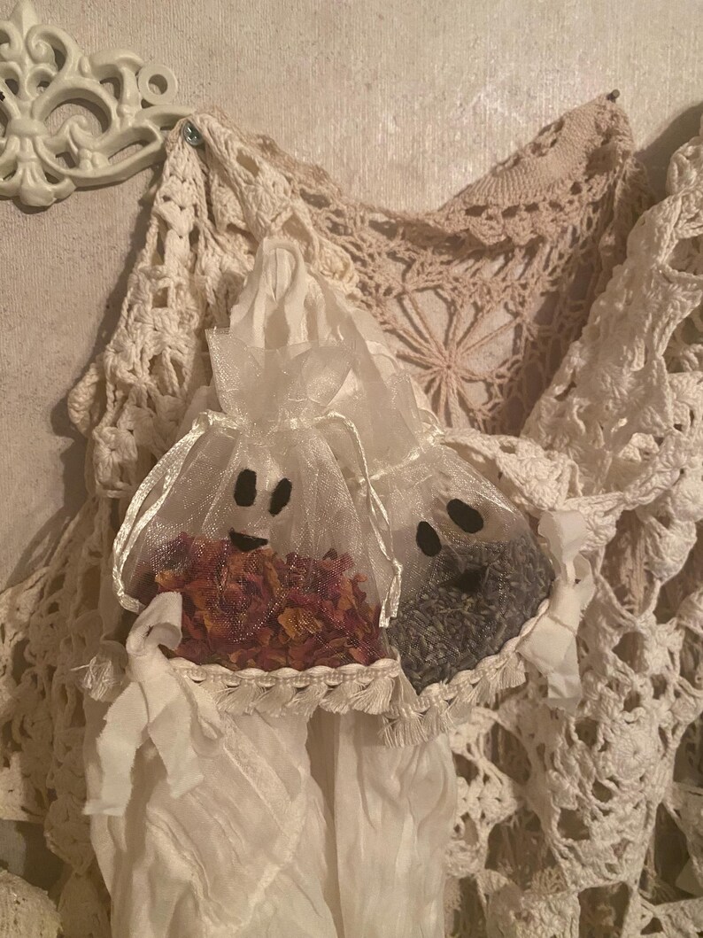 Shabby Chic Ghost Sachets, Lavender and Rose Petals, Sachet Ghosts ...
