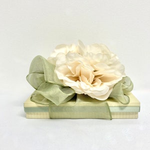 Ivory Roses on Light Sage Green Gift Box Wrap Wedding Favors Boxes Gift ...