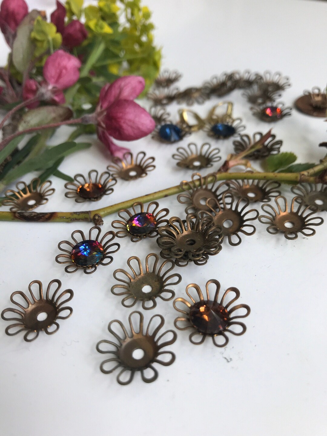 Vintage Brass Loop-de-loop Flowers - Etsy