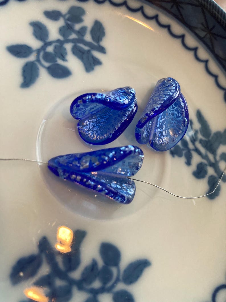 4 Antique Italian Venetian Glass Bead, Lily Shape, 1 Inch-25mm Long ...