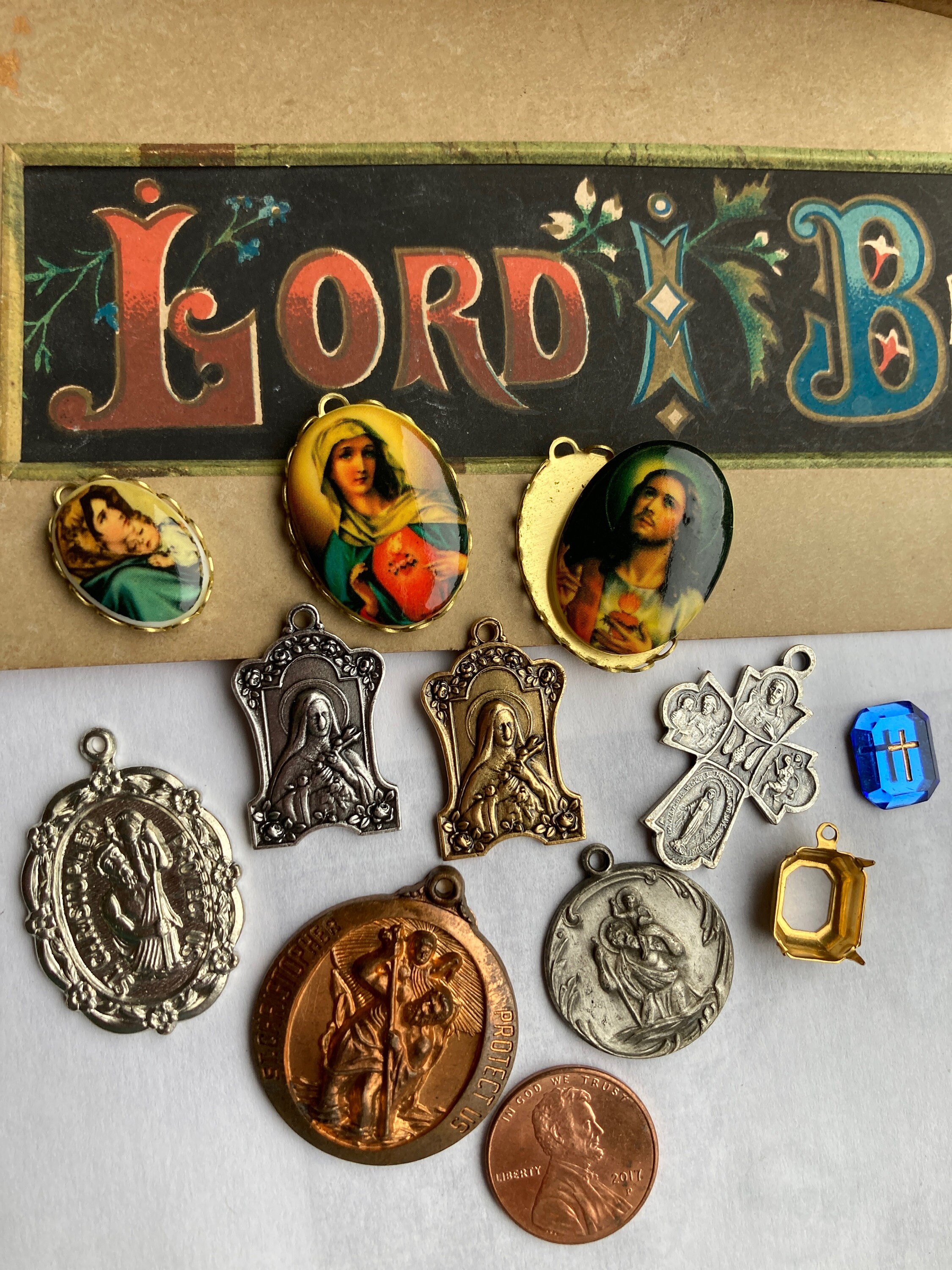 Vintage Assorted Religious Charms and Cabochons - Etsy
