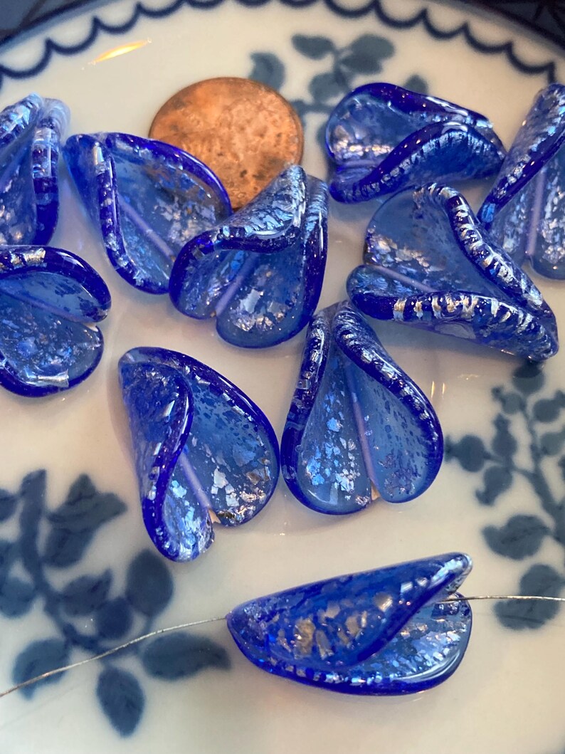 4 Antique Italian Venetian Glass Bead, Lily Shape, 1 Inch-25mm Long ...