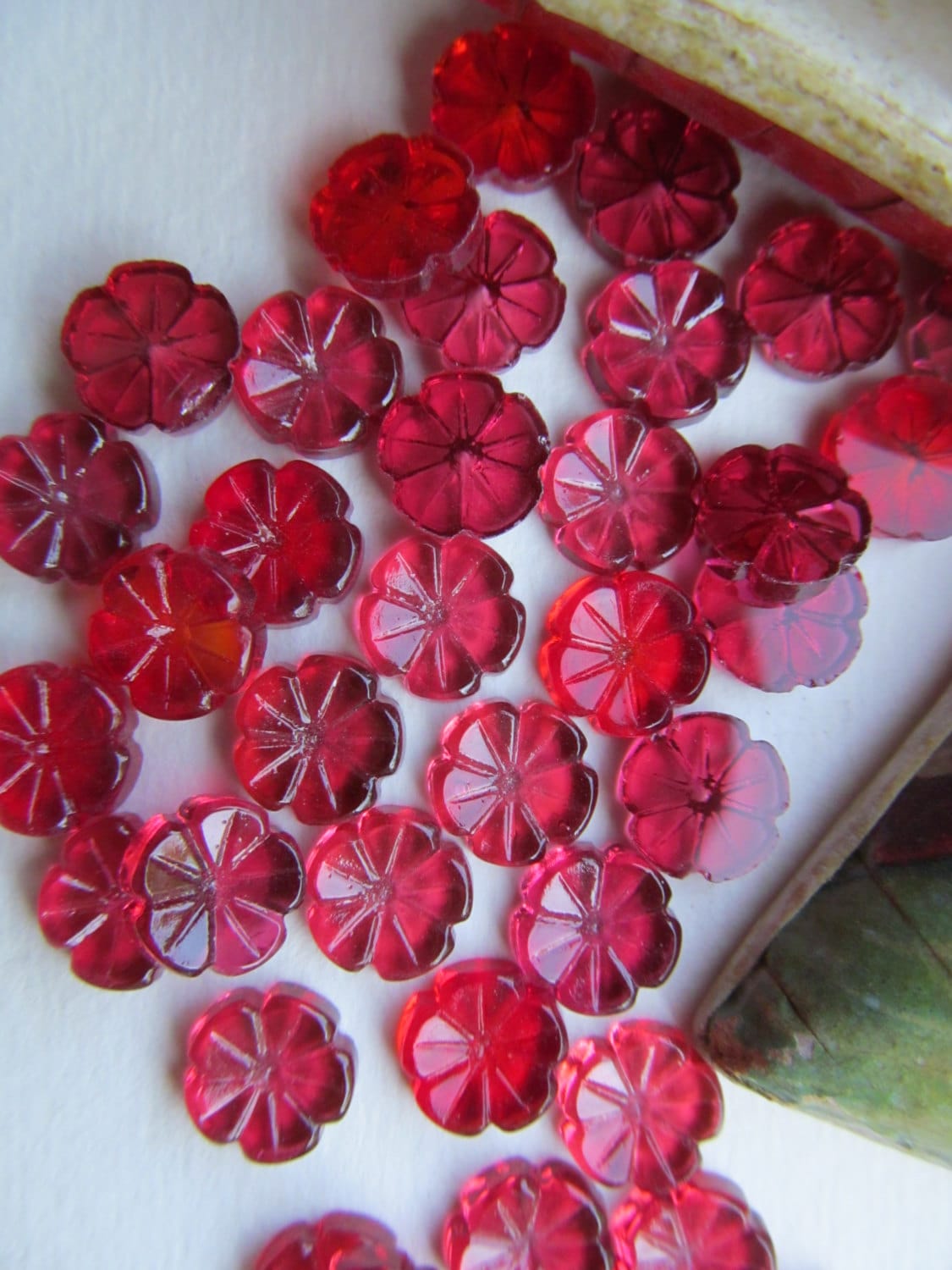 12 Vintage Western German Ruby Flowery Cabochons | Etsy