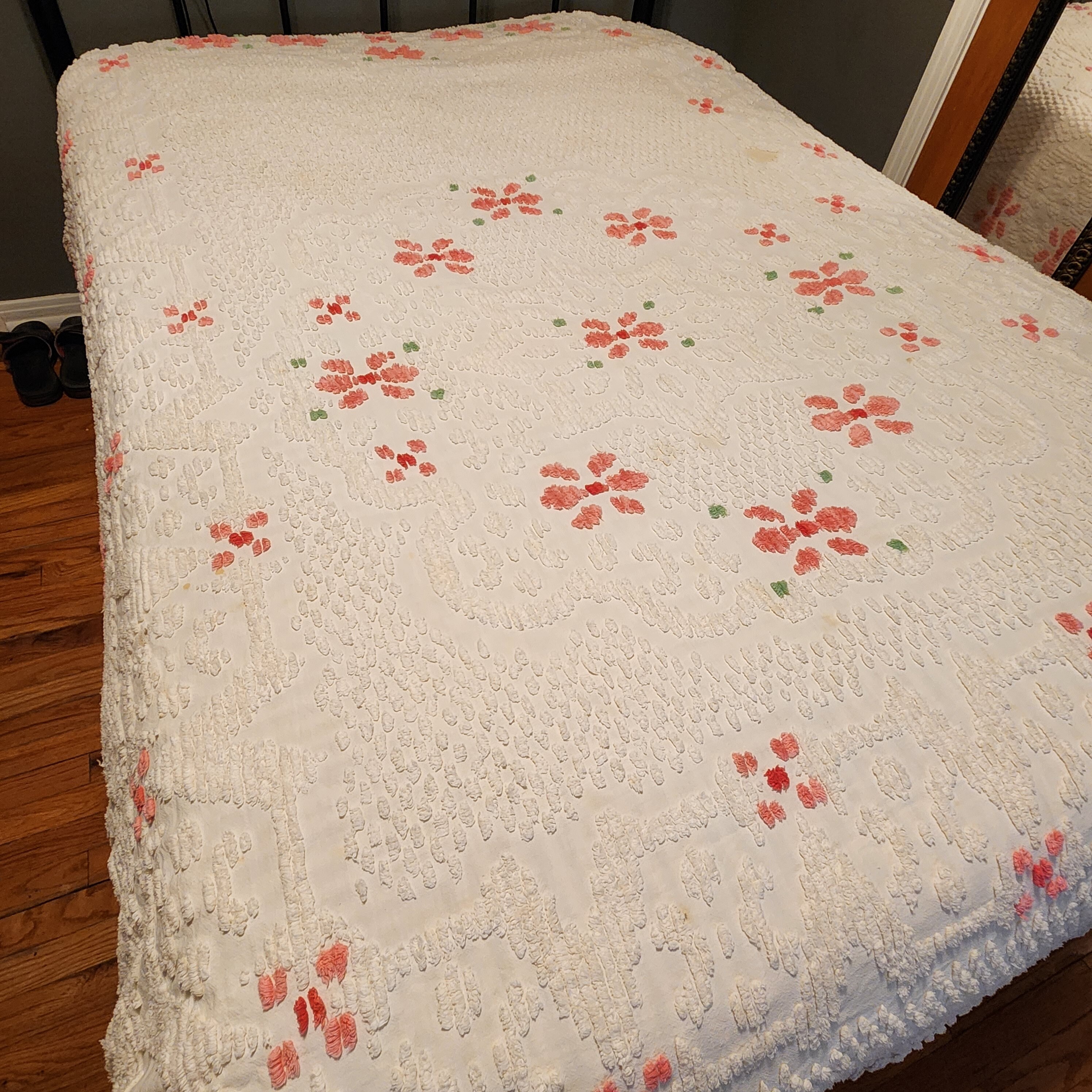 CHENILLE BEDSPREAD Pink Floral Double Bed 3 Fringe Cotton Vintage White ...