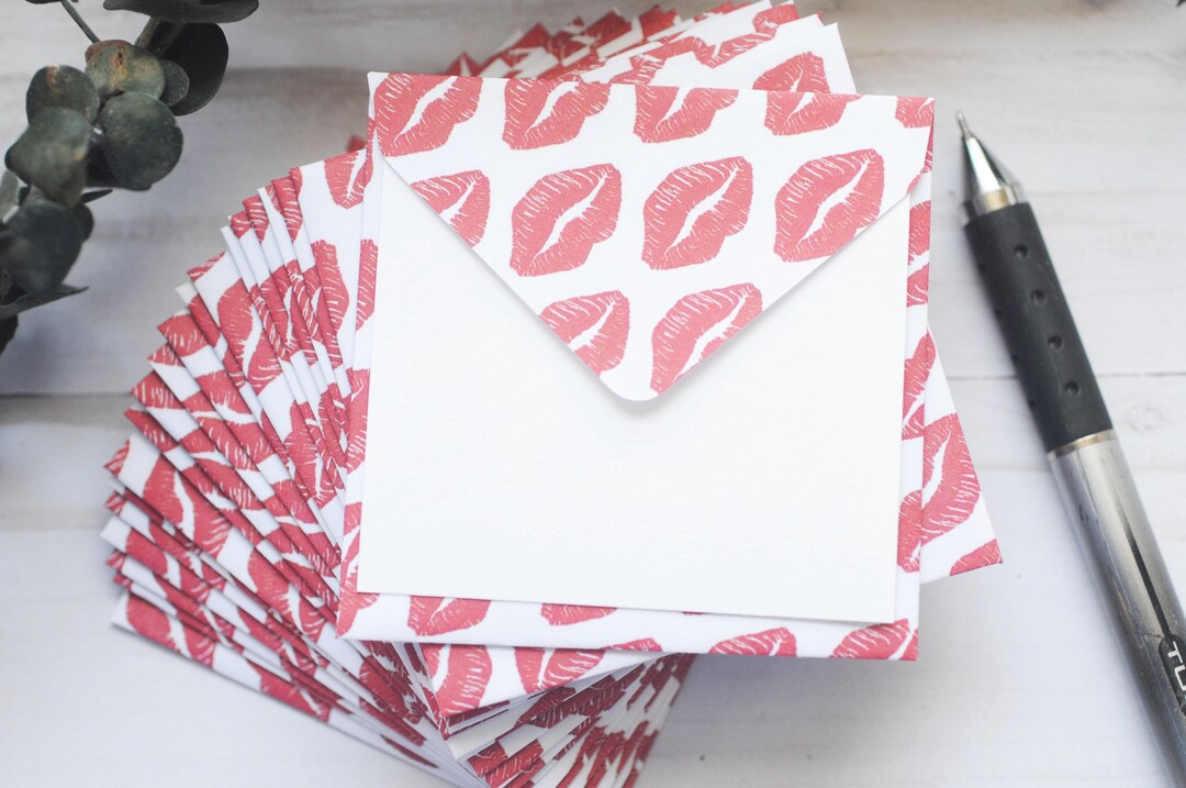 Kiss Mini Cards – Set of 4 - Lip Print Envelopes for Love Notes, Gifts ...
