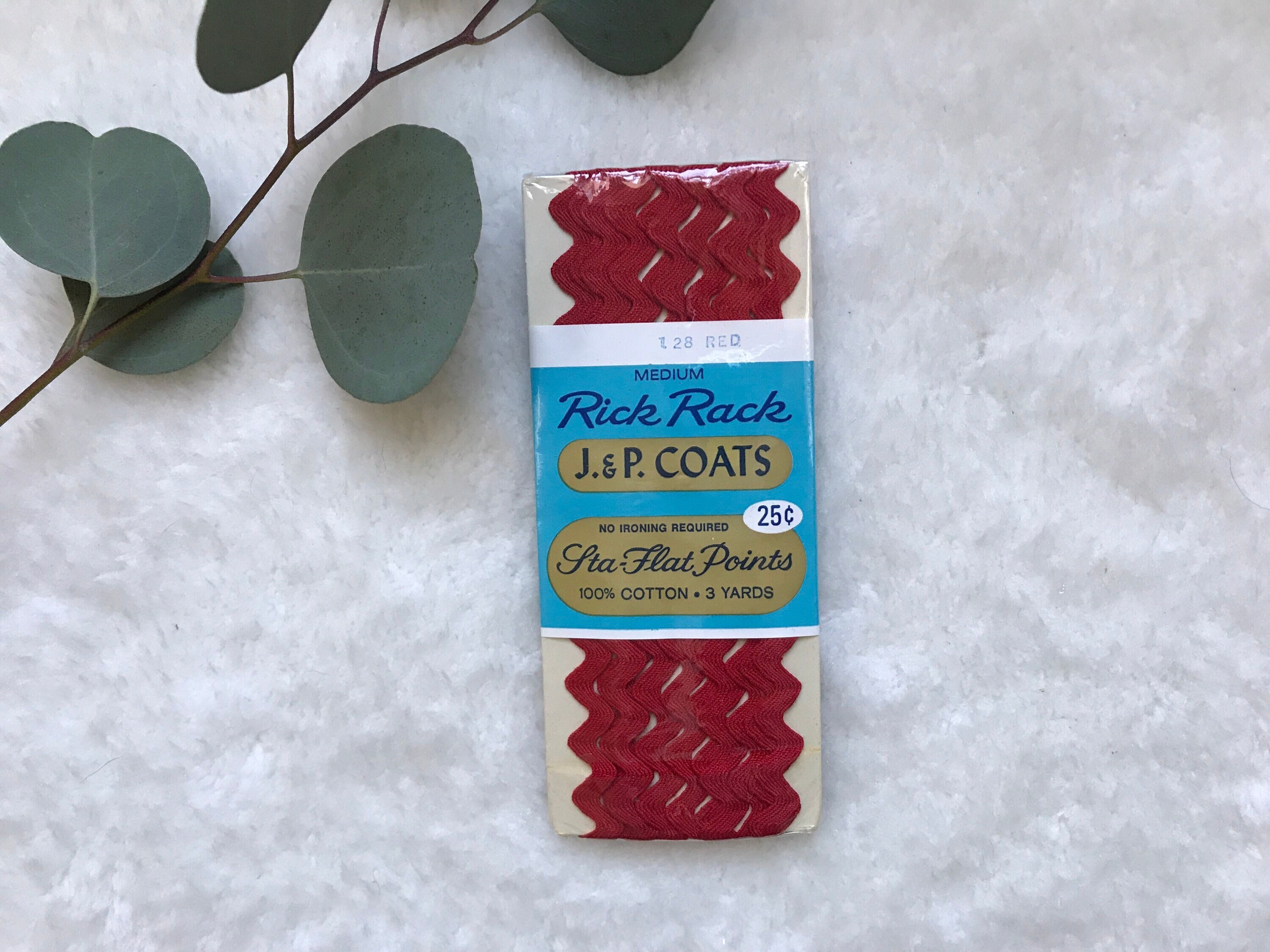 Vintage red rick rack. Papercraft Scrapbooking etna.com.pe