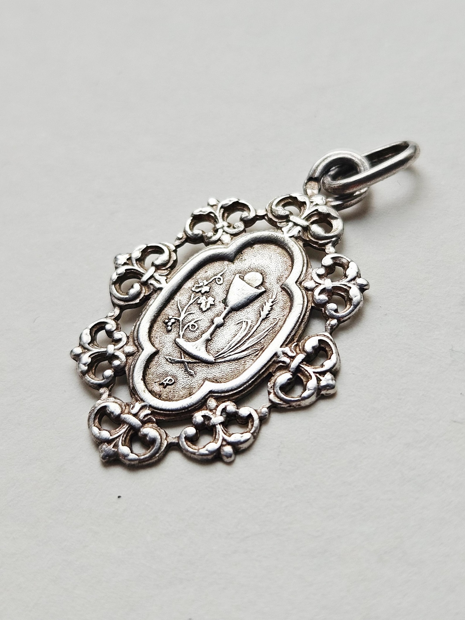 Medalla de Comunión de Plata Antigua con Cáliz y Hostia, Colgante ...