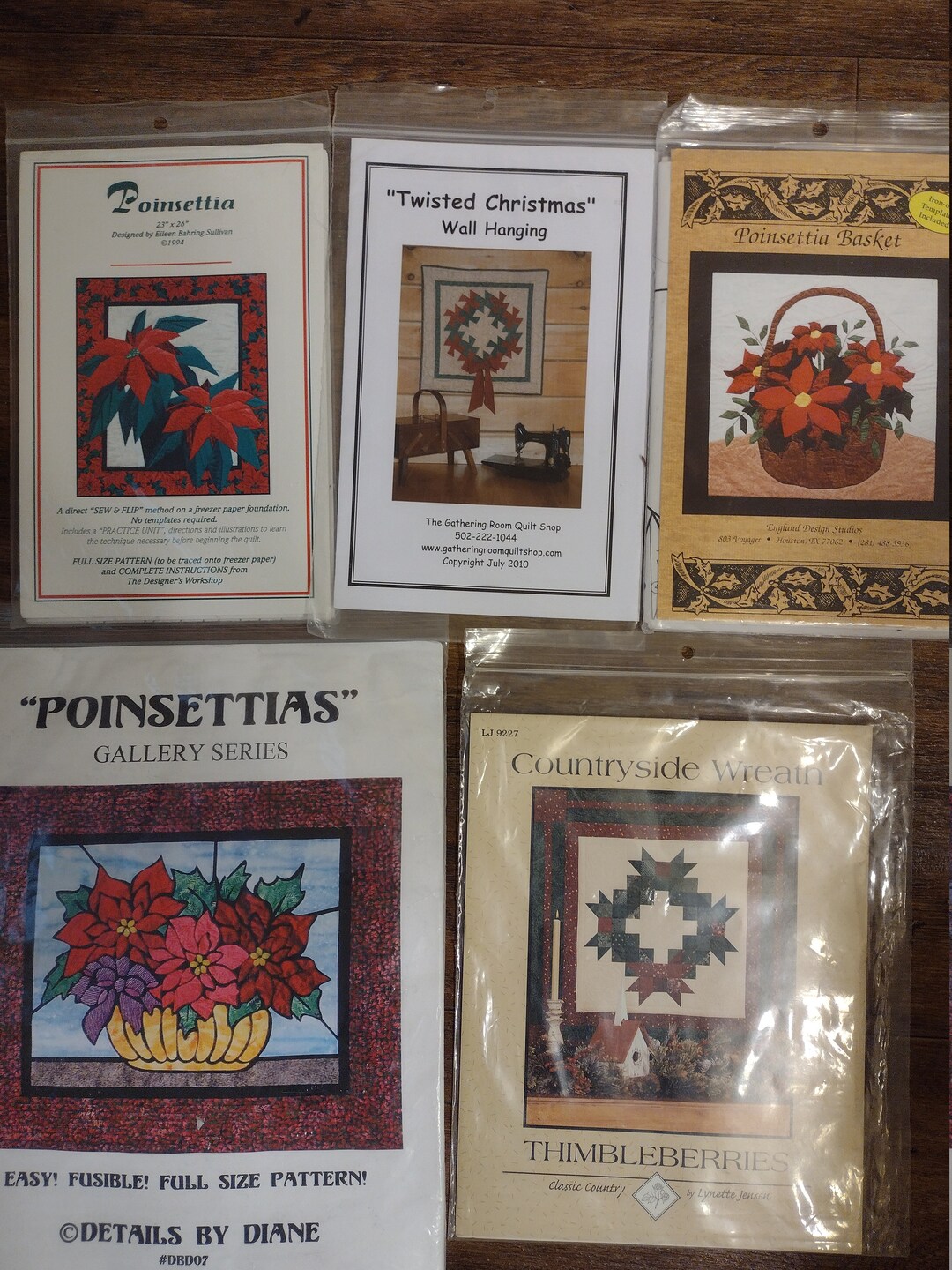 Poinsettias Wall Quilt Kit, 2 Poinsettia & 2 Wreath Patterns ...
