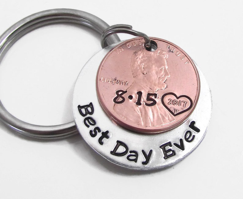 Personalized Couples Anniversary Keychain Best Day Ever - Etsy