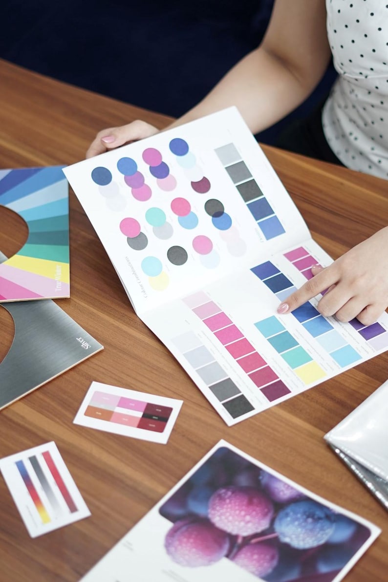 Bright Winter Color Analysis Guide: Personal Palette E-book (16 Seasons ...