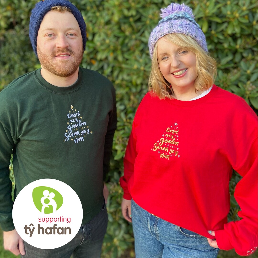 Tinsel Ar Y Goeden Embroidered Welsh Christmas Jumper - Tŷ Hafan ...